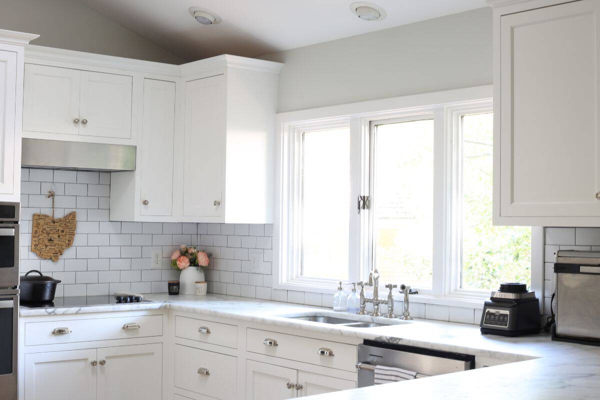 Benjamin Moore Paper White