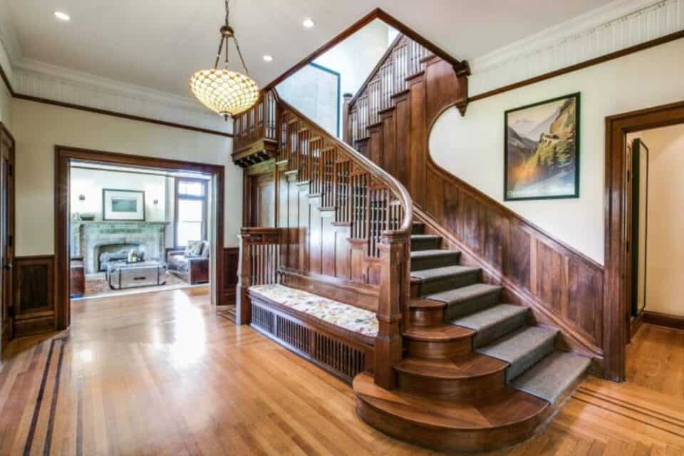 Staircase Banister Ideas That Will Elevate Your Home's Style
