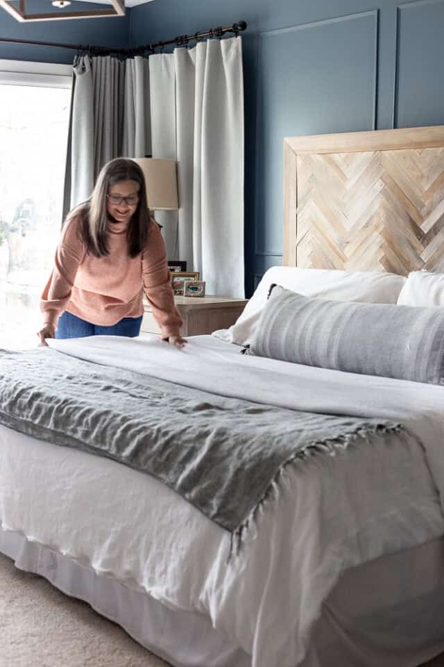 How to Make a Bed Like the Magazines