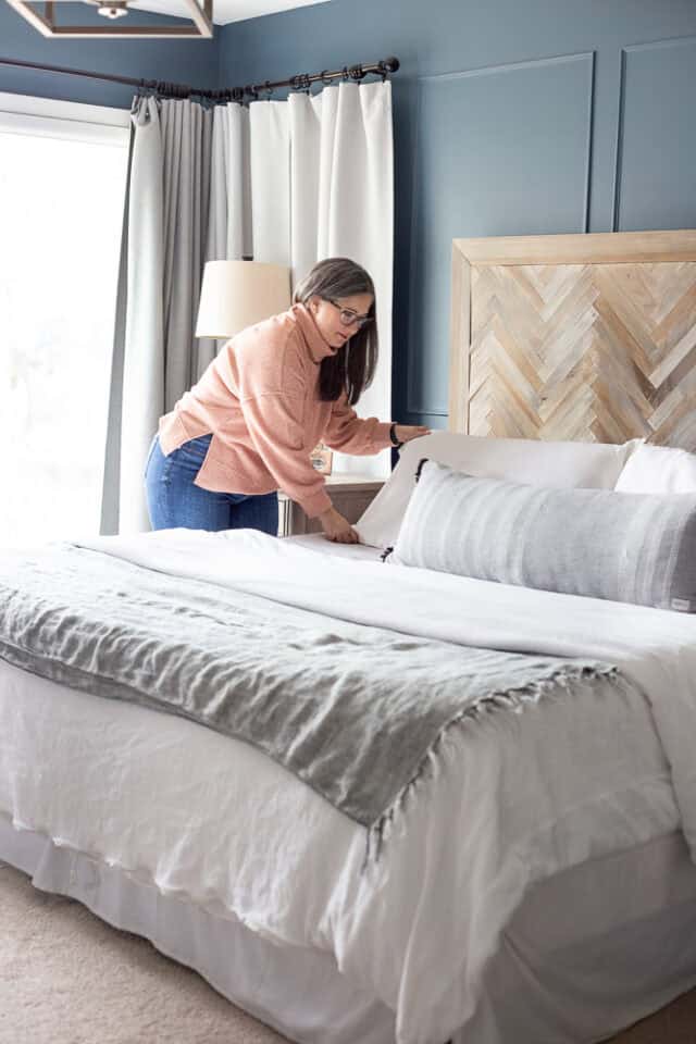 How to Make a Bed Like the Magazines